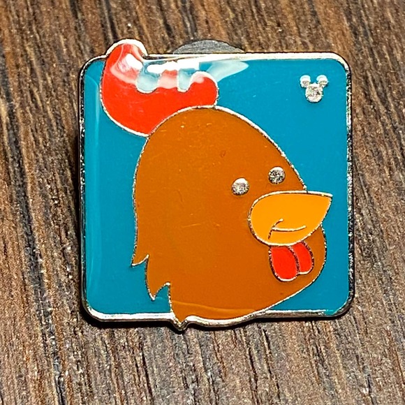 Disney | Accessories | Disneyland Shanghai Robin Hood Alan Rooster ...